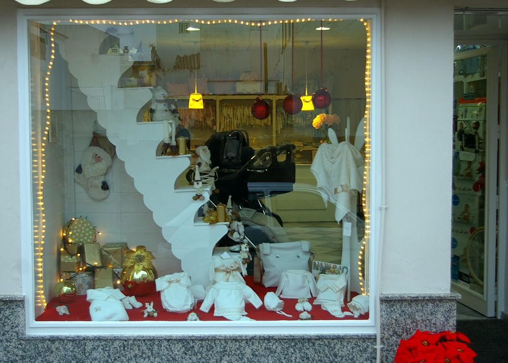 El concurso de escaparates vuelve a vestir la navidad de los ...